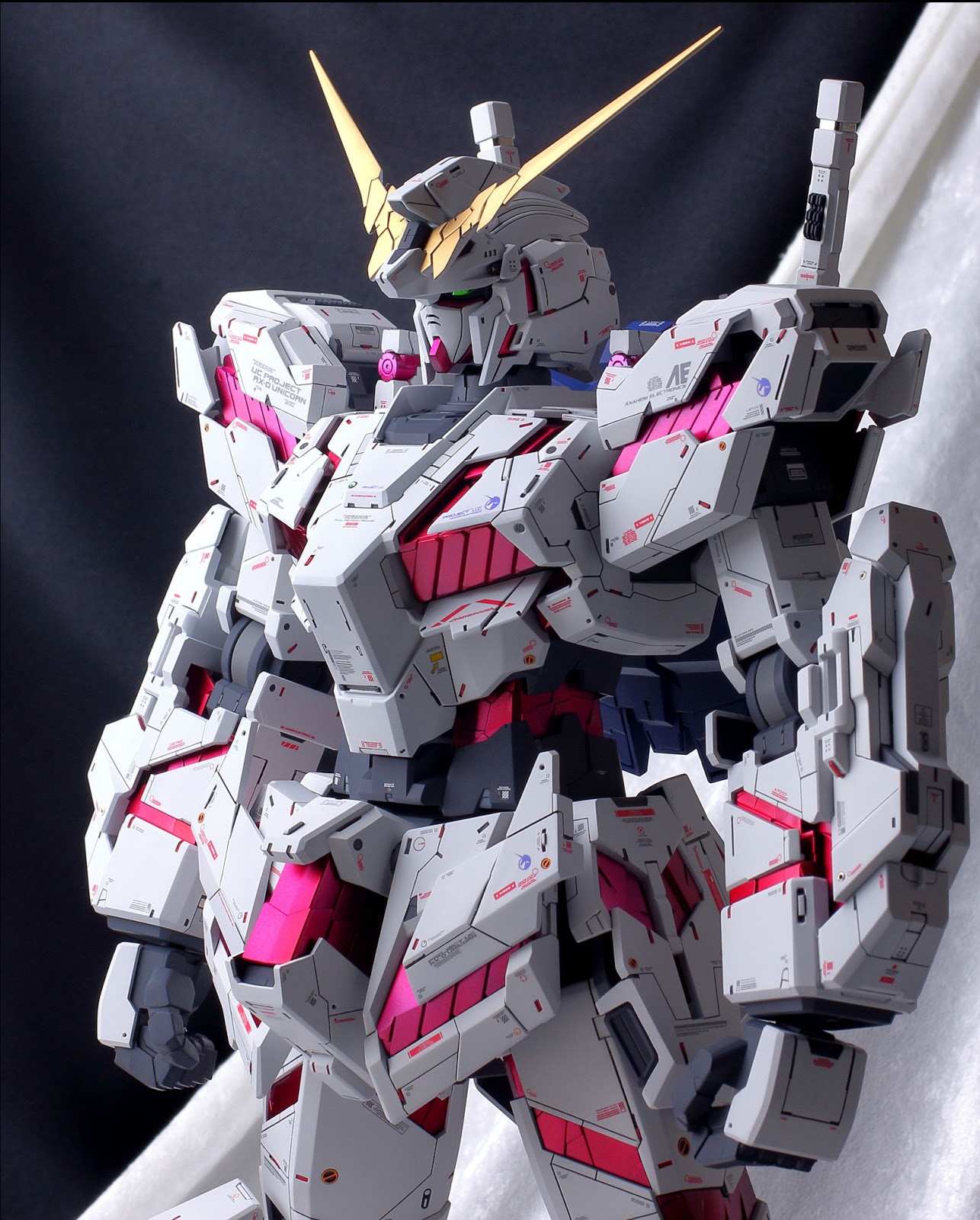 Custom Build: Mega Size 1/48 RX-0 Unicorn Gundam Destroy Mode [Detailed]