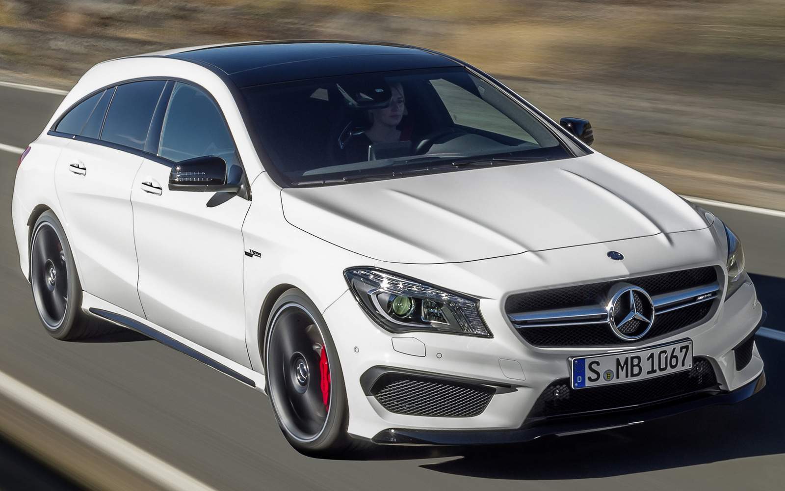Mercedes CLA e GLA 45 AMG ganham motor de 381 cv