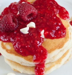 Recipes By Sara: Pancakes with Raspberry Sauce