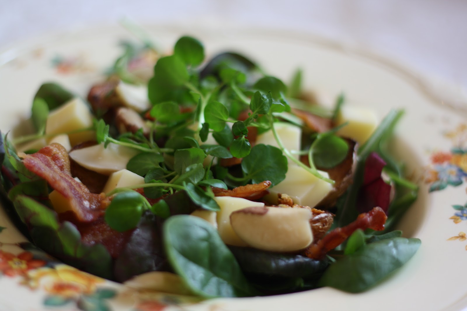 MissMuffins opskrifter: Lun salat med stegte kartofler, bacon og ost