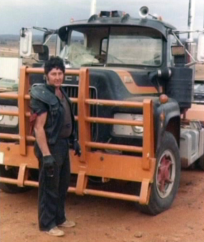 SERIZ: MAD MAX - CAR REPLICAS 6 - LE CAMION MACK