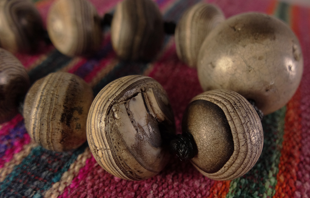 Tibetan dZi and other Himalayan Beads: June 2013