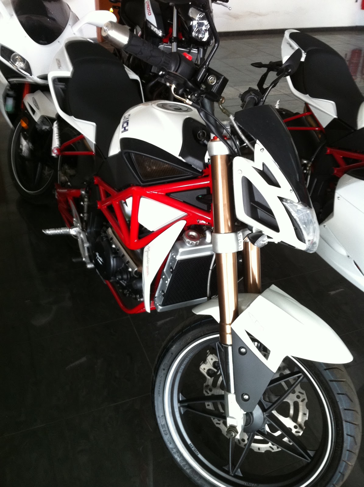 Tropicana Motorworld: Megelli 250 SR Ready Stock