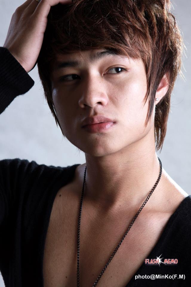 M y a n m a r H u n k s: Aung Lay by Photo Min Ko (Flash Memo)