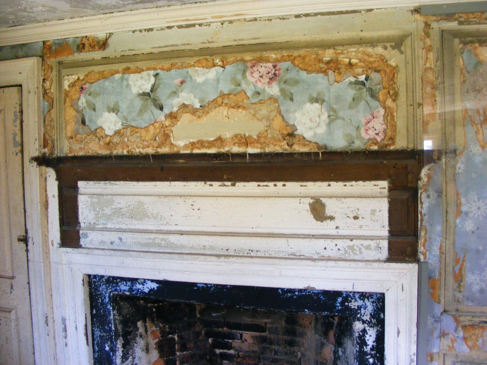 States of Snark:: Victorian era Room with all the fixings