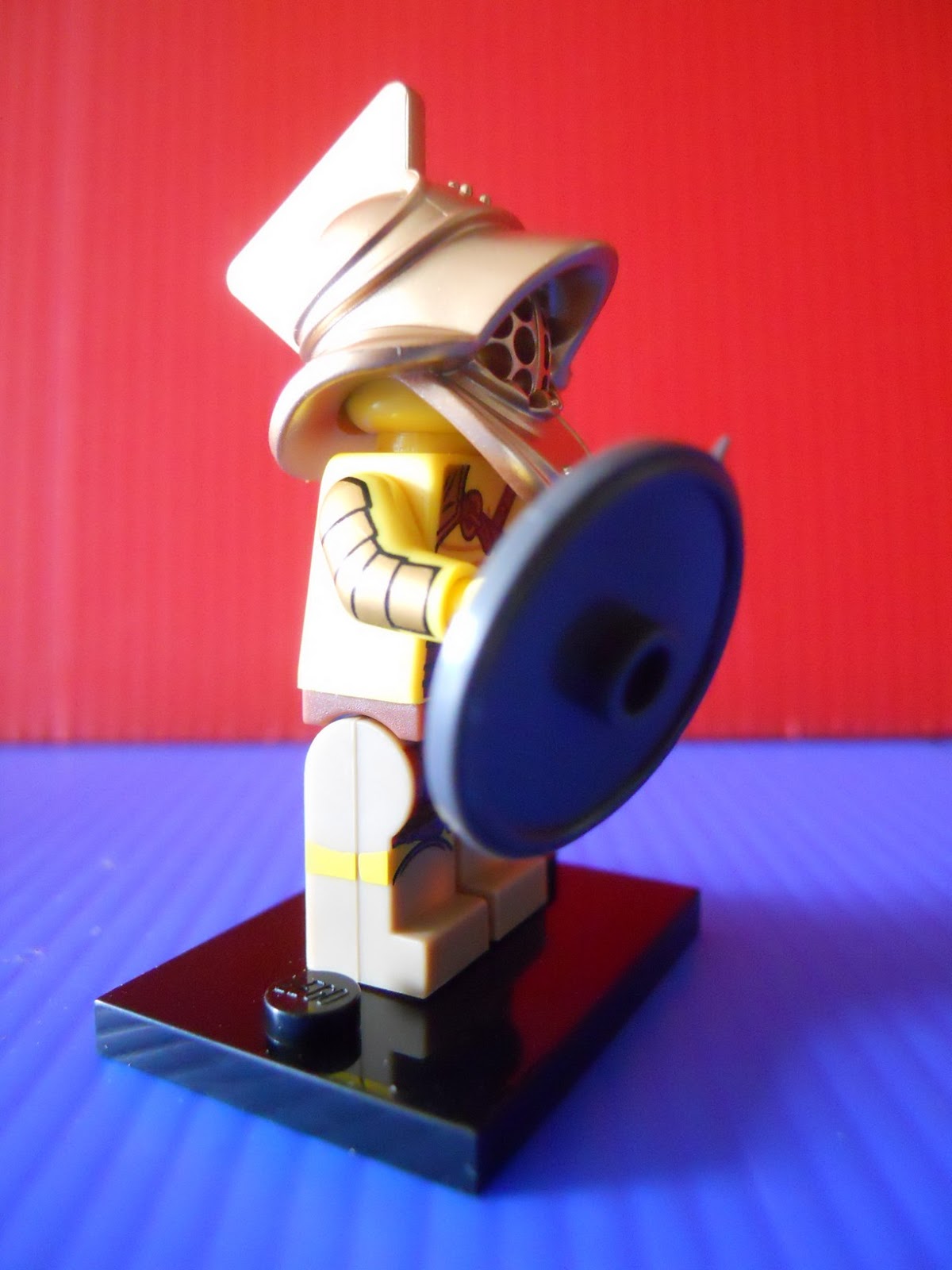 Dexters Diecasts (DexDC): LEGO Minifigure Series 5 ~ GLADIATOR