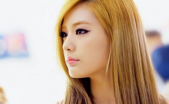 Nana-singer with the world's most beautiful face! - Fashion Cost