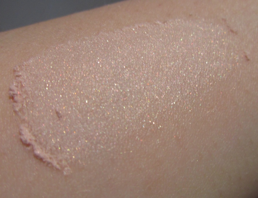 Rouge Deluxe: Bourjois Happy Light Foundation and Java Face Powder