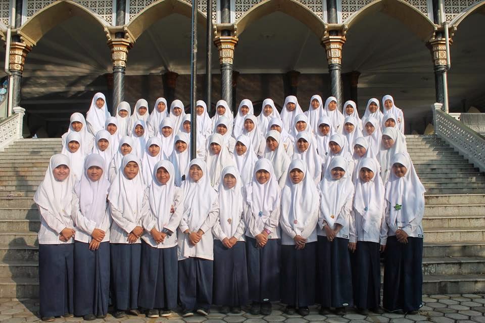 A L - R I F A' I E 2: SMP MODERN AL-RIFAIE