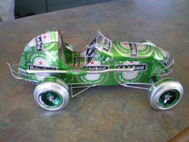 The Feral Irishman: These Are Cool.... Beer Can Cars!!