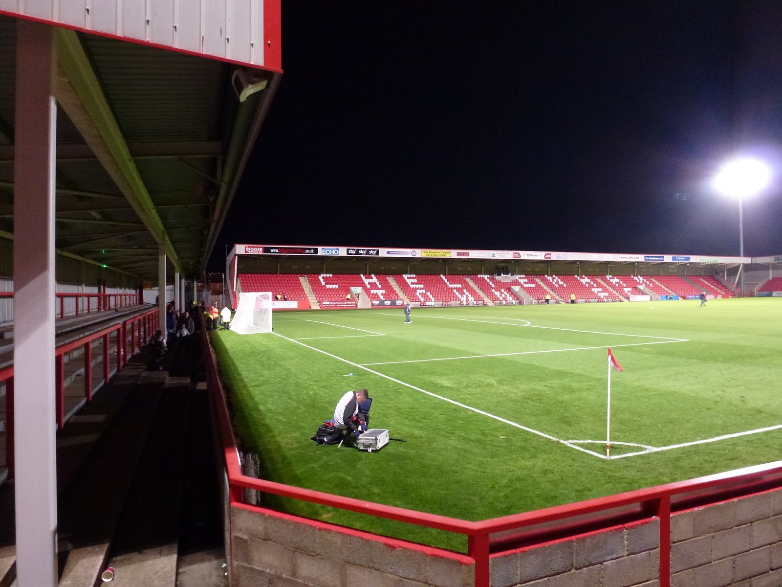 Extreme Football Tourism: ENGLAND: Cheltenham Town FC