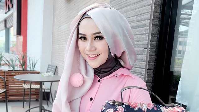 4 Guru Tercantik di Indonesia Bikin Murid Betah di Kelas | Berkonten