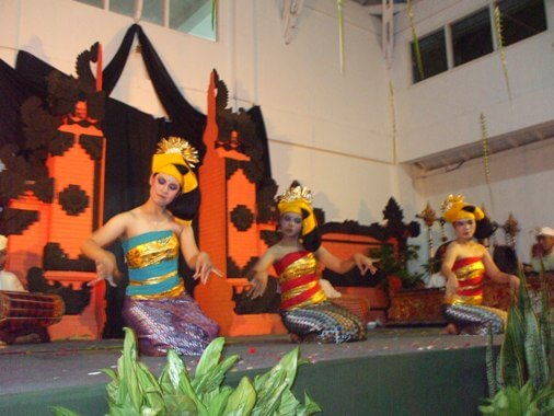 Tenun Dance - Tari Tenun Bali