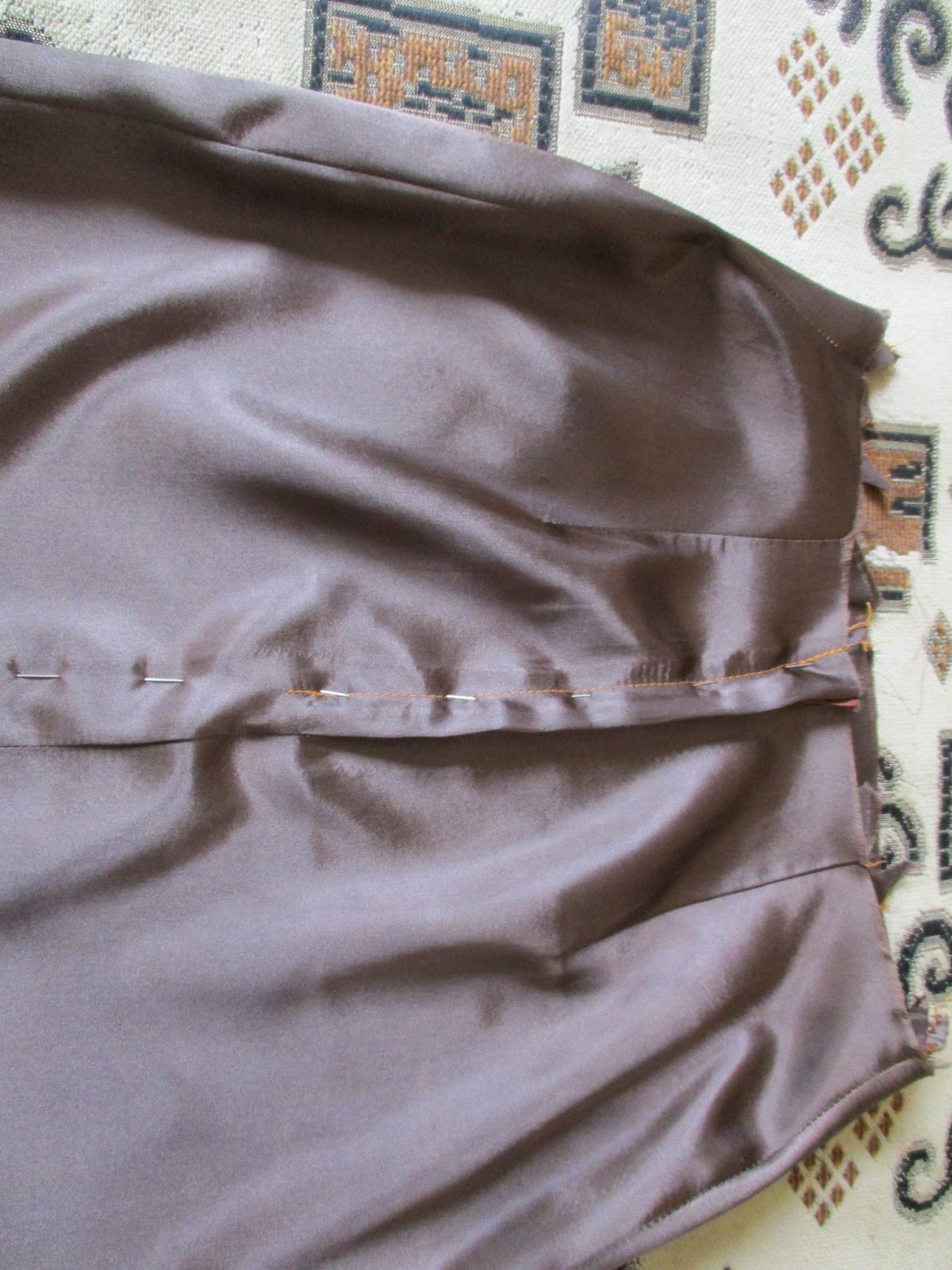 Rasa's advices how best to sew: Sew pencil skirt with lining. Step 10 ...