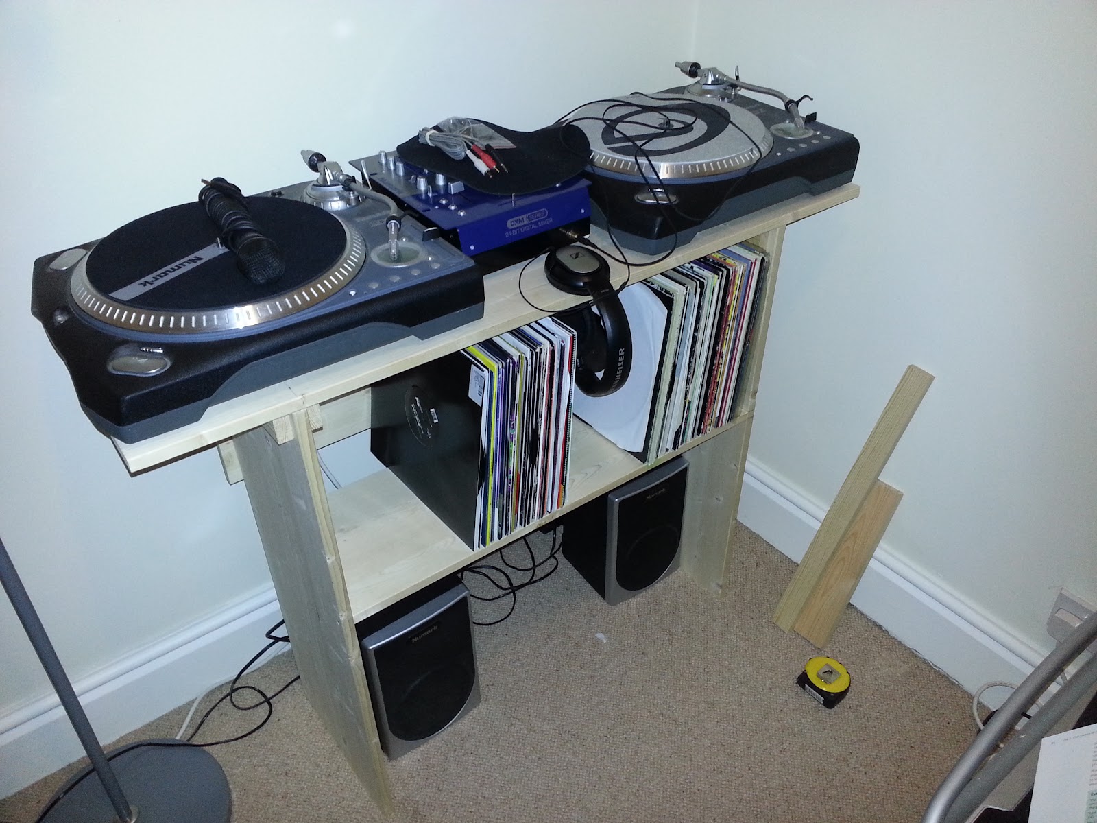 Against the Norm: DIY turntables stand