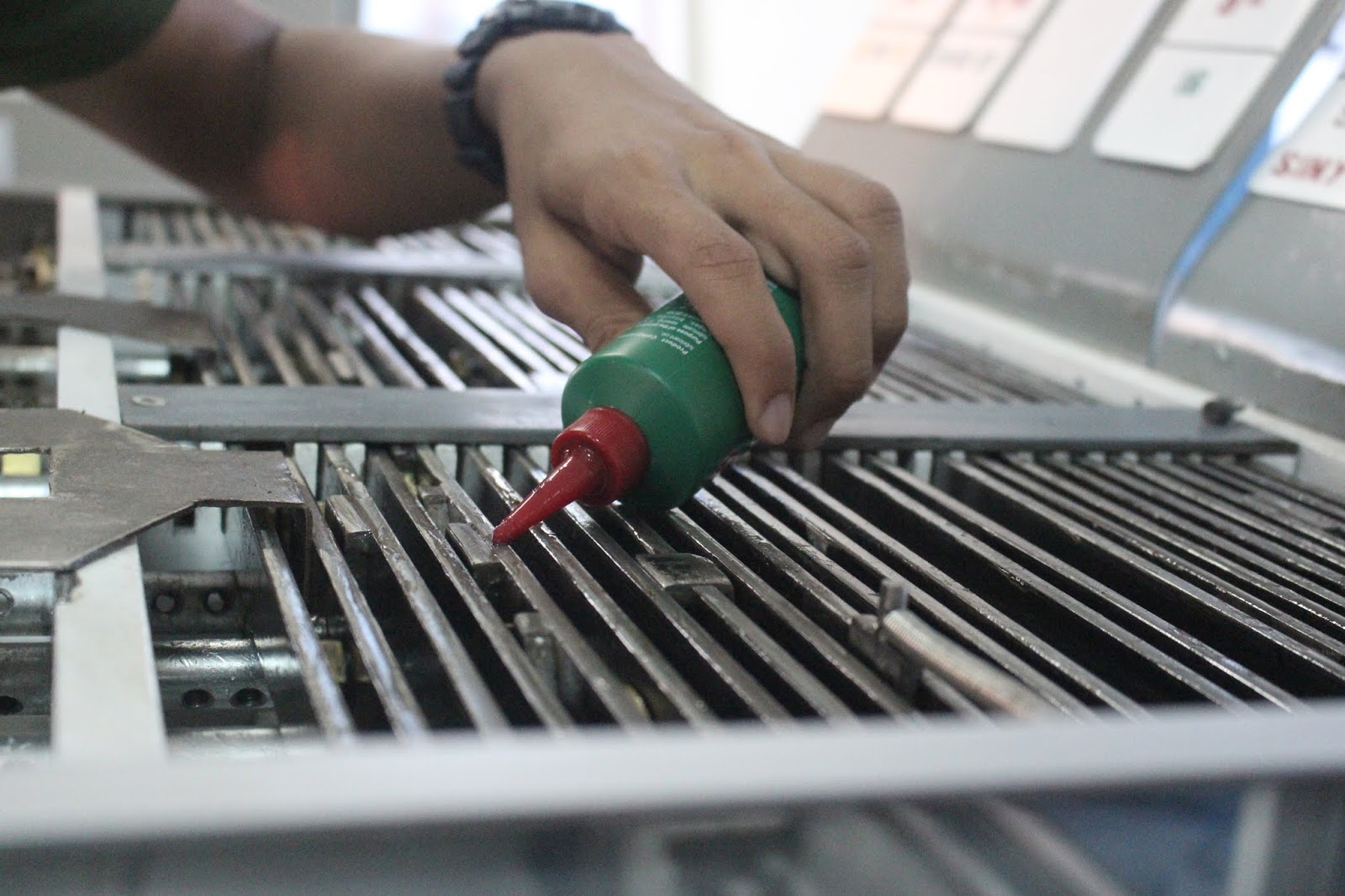 Cara Merawat Sistem Interlocking Sinyal Mekanik Berbasis Relay pada ...