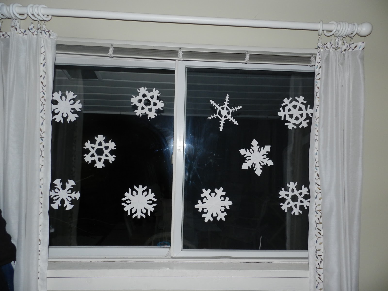 Lake House Love: DIY Snowflakes!!