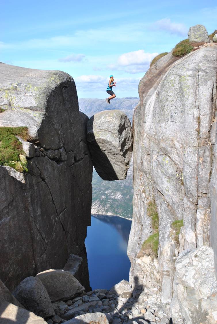 Kjeragbolten - Alchetron, The Free Social Encyclopedia