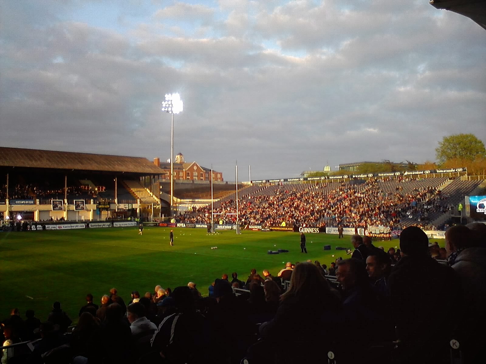 U2 Sombras e Árvores Altas - Blog: Royal Dublin Society (RDS)