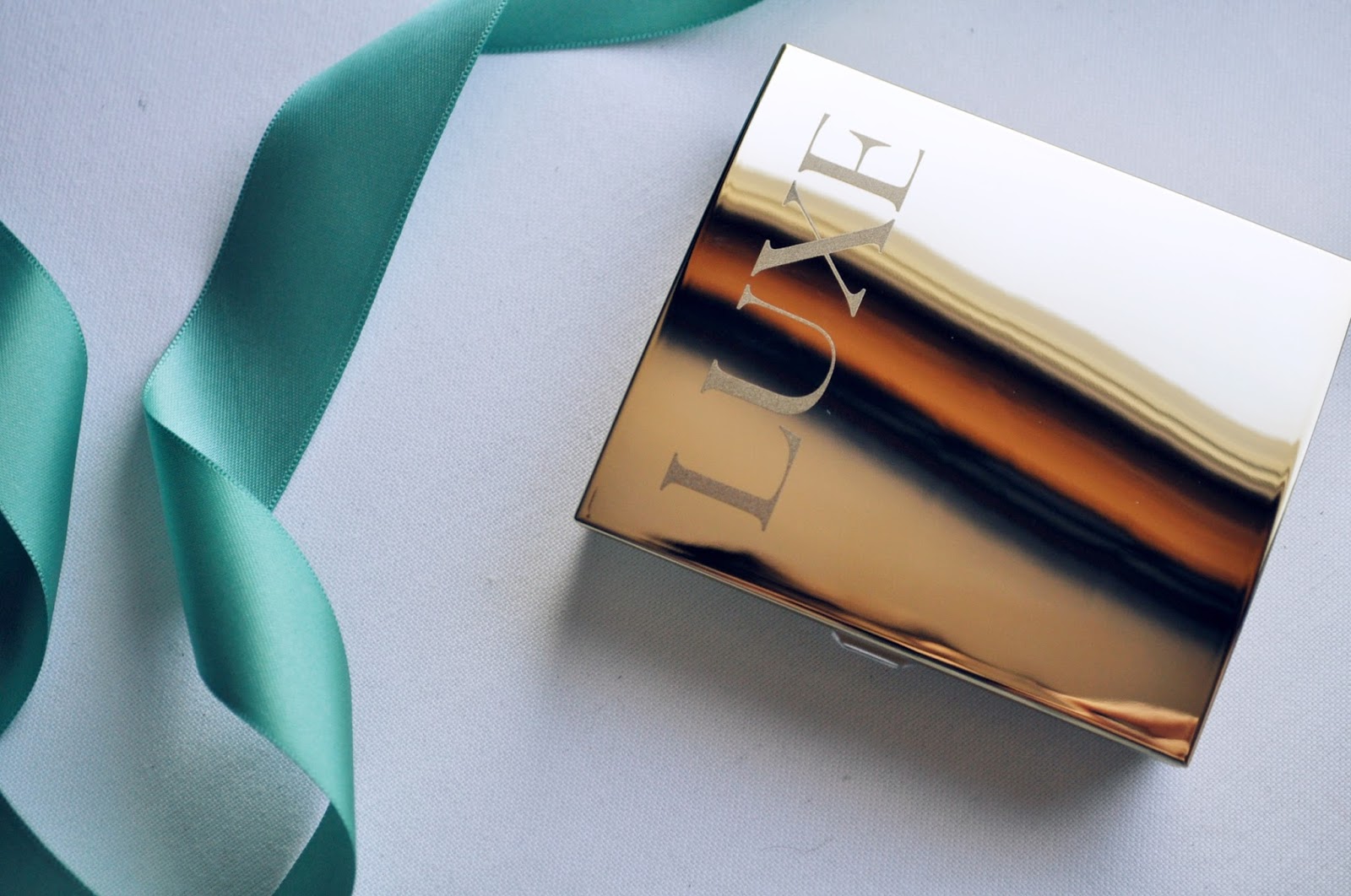 Avon LUXE | puder prasowany - recenzja | D a s h i a a