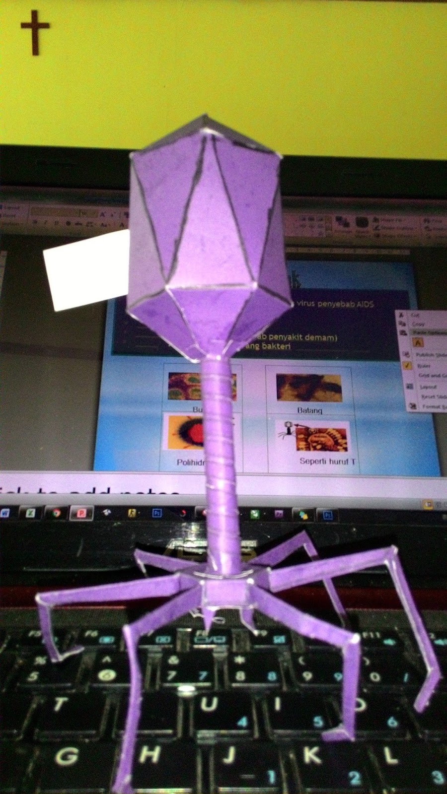 Replika Virus T 3 D sudah selesai :D