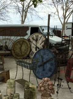 Eye For Design: Decorating With Vintage Clocks