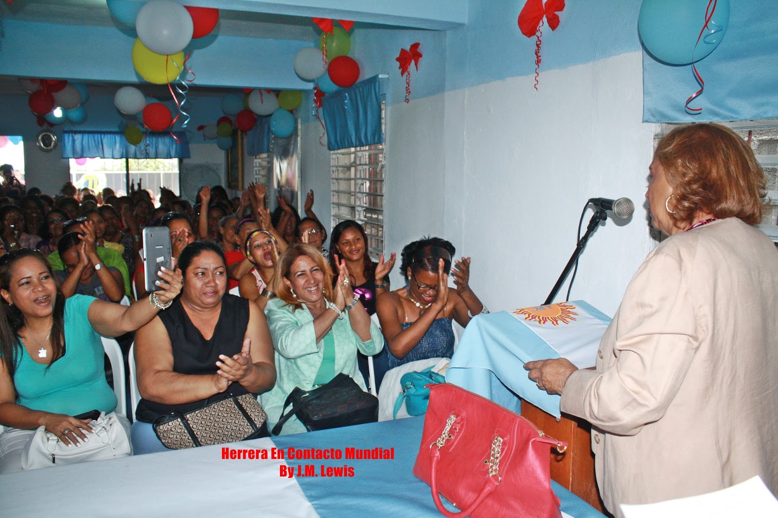 Felipa Gómez celebra con éxito Día de las Madres; anuncia candidatura ...