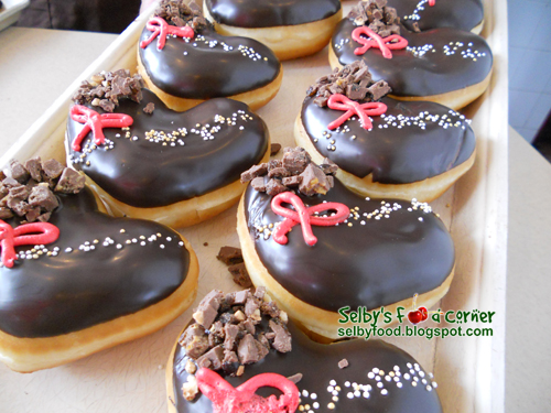 Selby's Food Corner: Krispy Kreme Heart-Shaped Doughnut