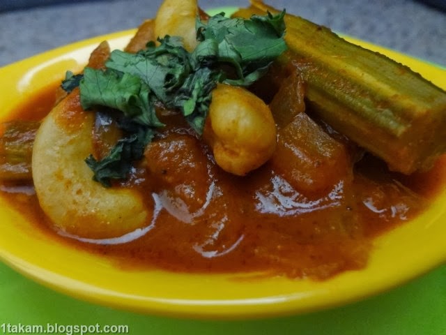 Mulakkada pulusu recipe / Drumstick curry recipe - Indian recipes guide ...