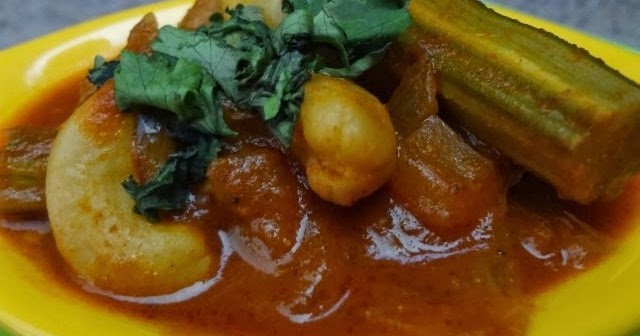 Mulakkada pulusu recipe / Drumstick curry recipe - Indian recipes guide ...