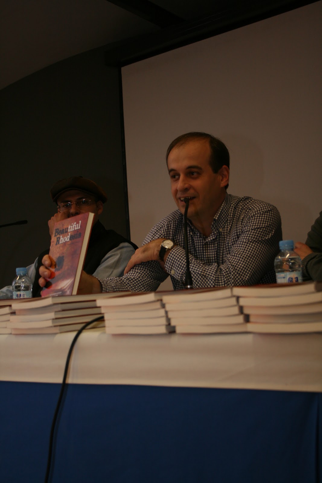 Asomado a la Estafeta: Fotos de la presentación de Beautiful Rhodesia