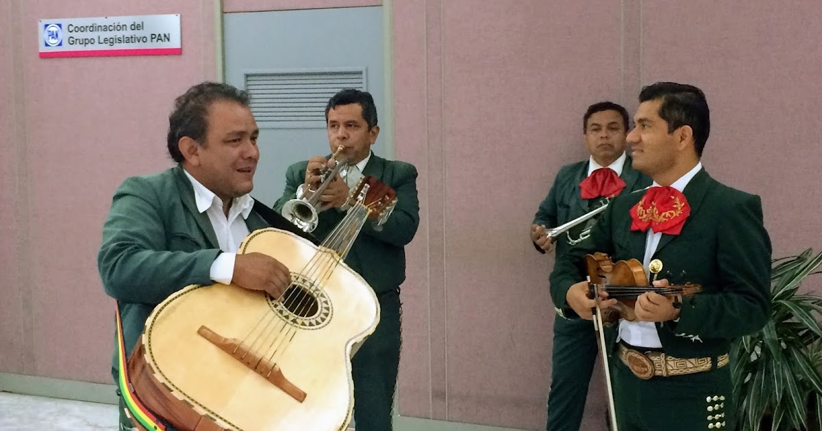 Bitácoras Políticas.com: El mariachi toca con alegre son... en el Congreso