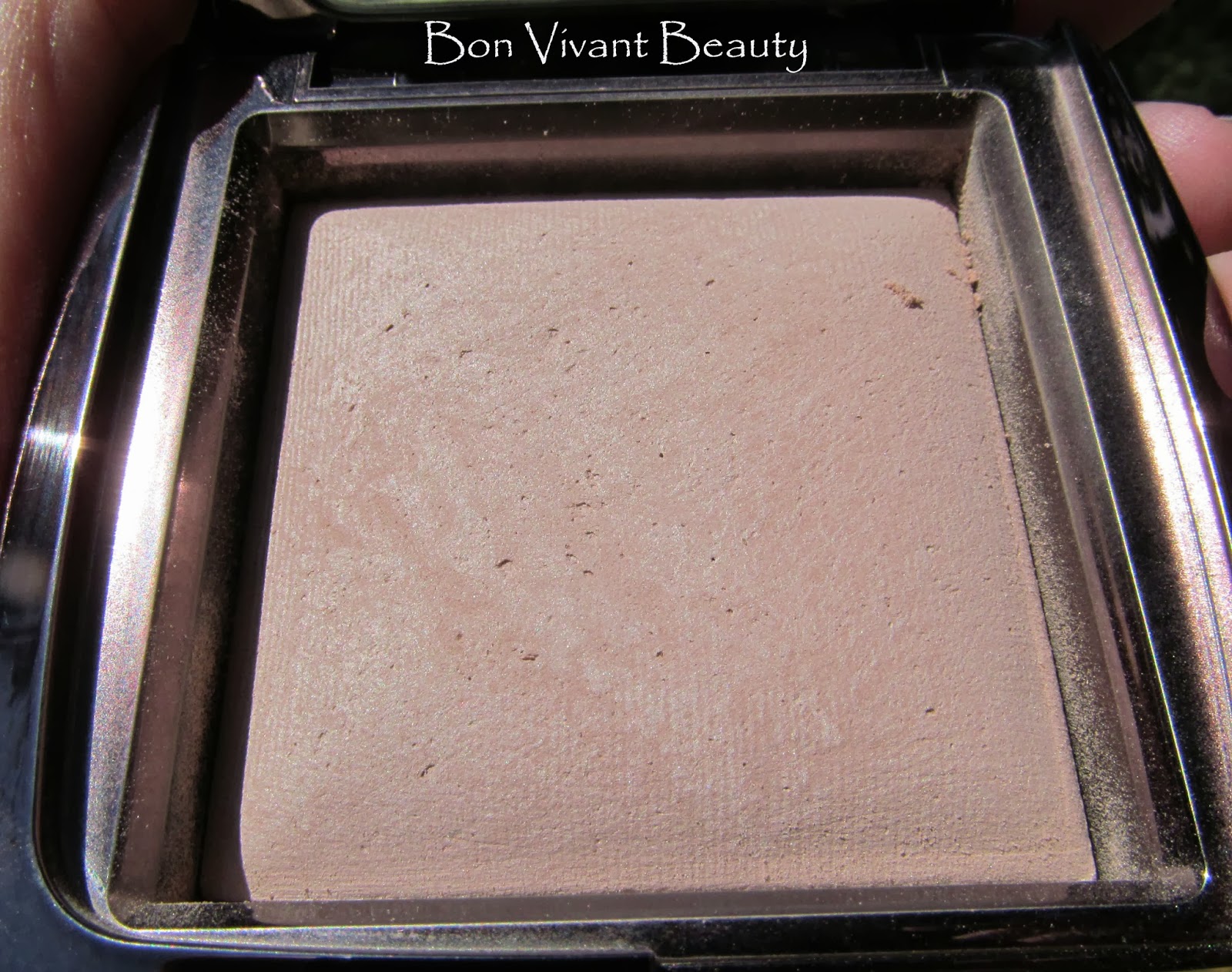 Bon Vivant Beauty: Hourglass Ambient Lighting Powder in Dim Light