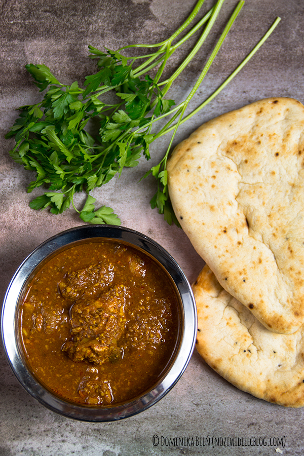 Kori Ghassi. Kurczak curry. Liście curry + chilli + mleko kokosowe ...