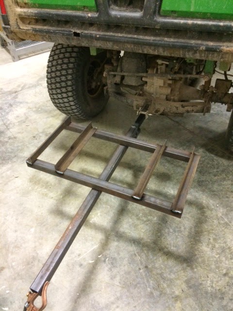 Bobs Shop: Fertilizer Spreader rack for hitch