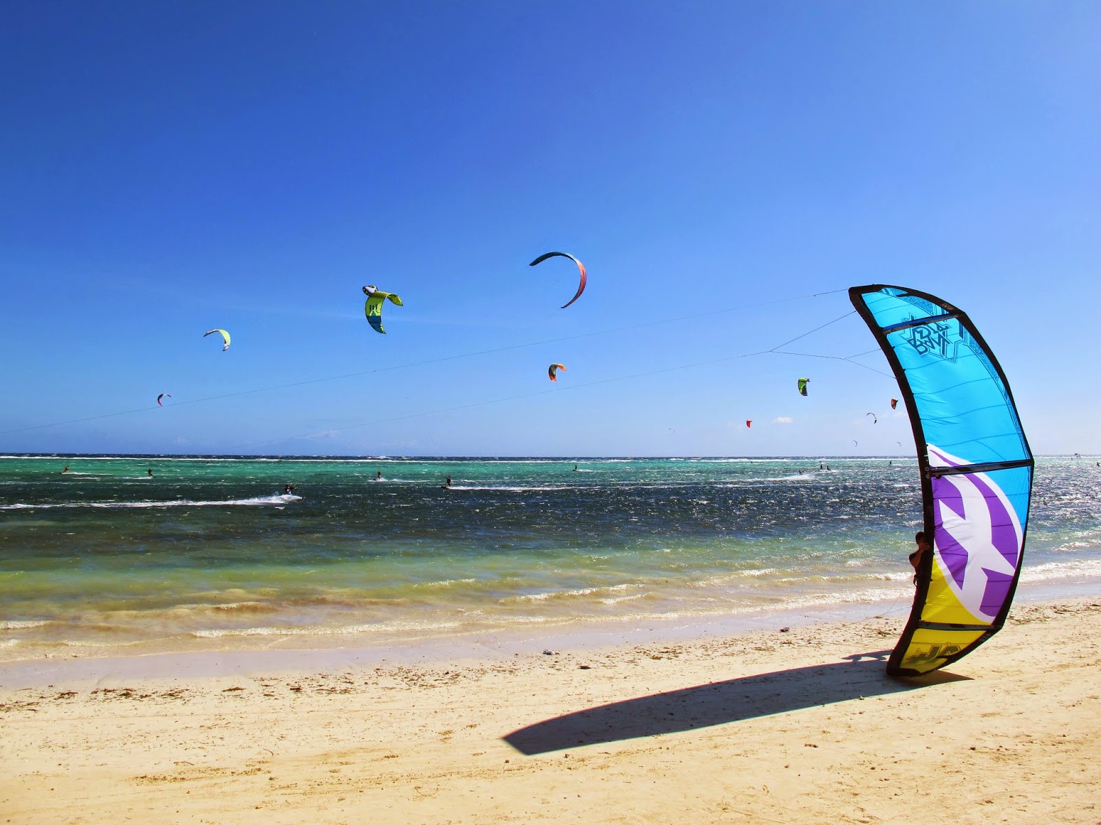 Gridcrosser: At Play with the Wind and Surf: The Boracay International ...