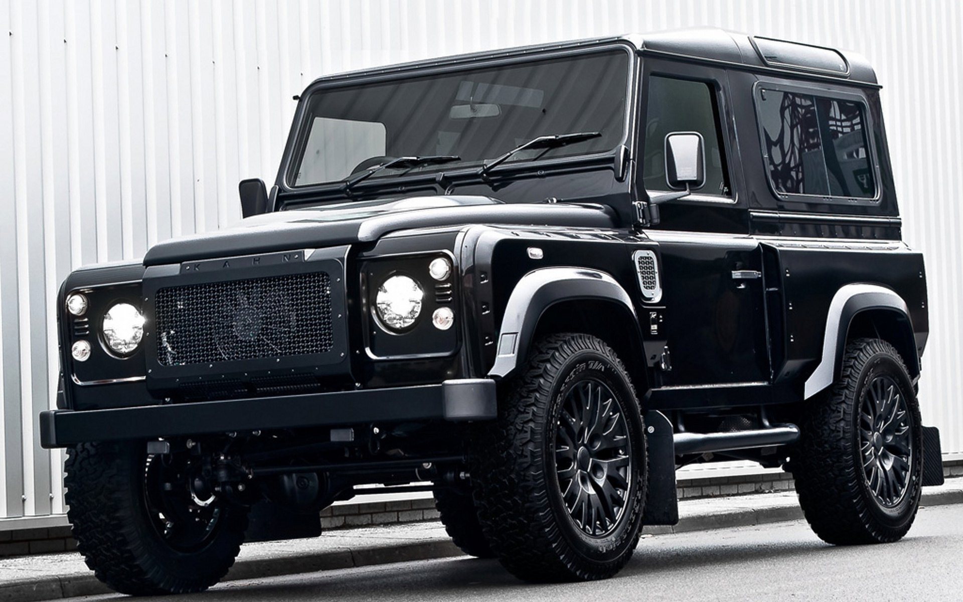 Black Land Rover Defender Wallpaper