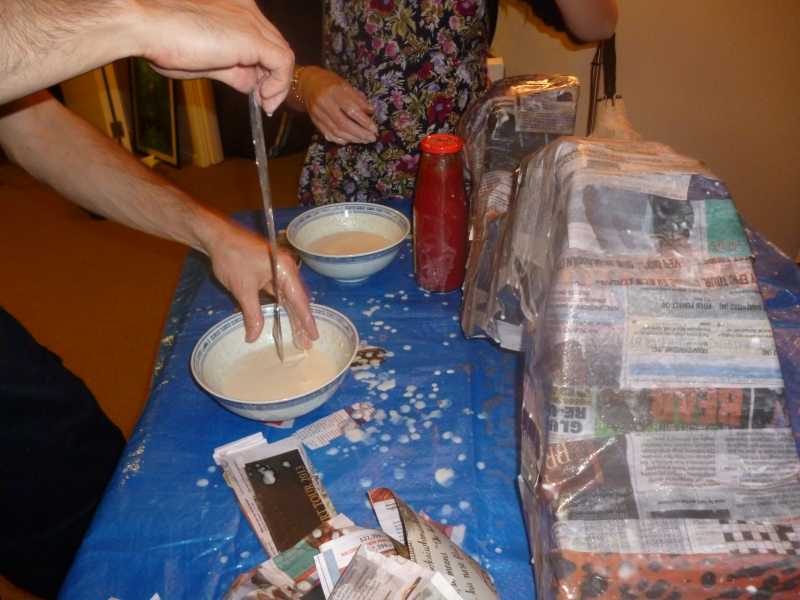 The Papoose Mamoose: DIY Worm Pinata