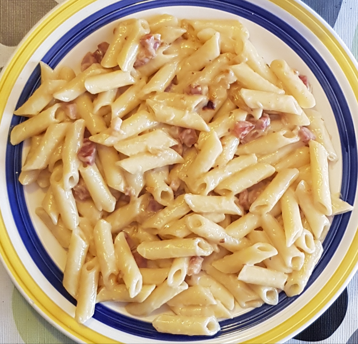 LAS DELICIAS DE CANDELA: MACARRONES EN SALSA DE GORGONZOLA Y JAMON COCIDO