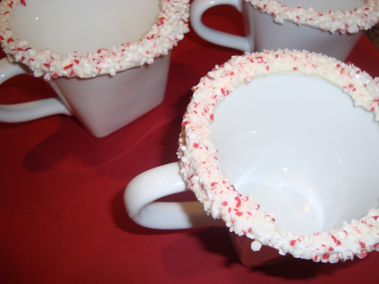 Peppermint Hot Chocolate Rims ~ Dip it in Chocolate
