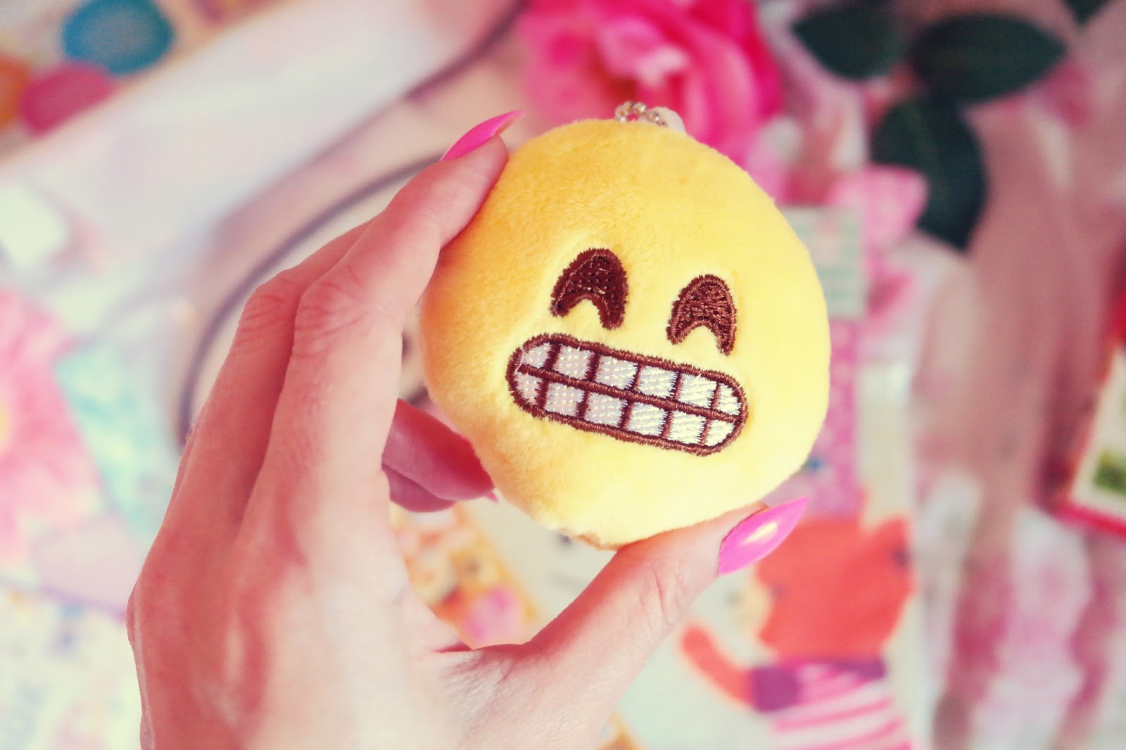 Cherry Lips Blonde Curls: GIVEAWAY ♥ CUTE THINGS IN MY KAWAII BOX ♥
