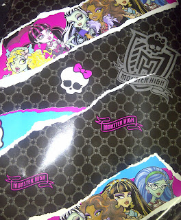 Monster High Guide: Monster High Wrapping Paper