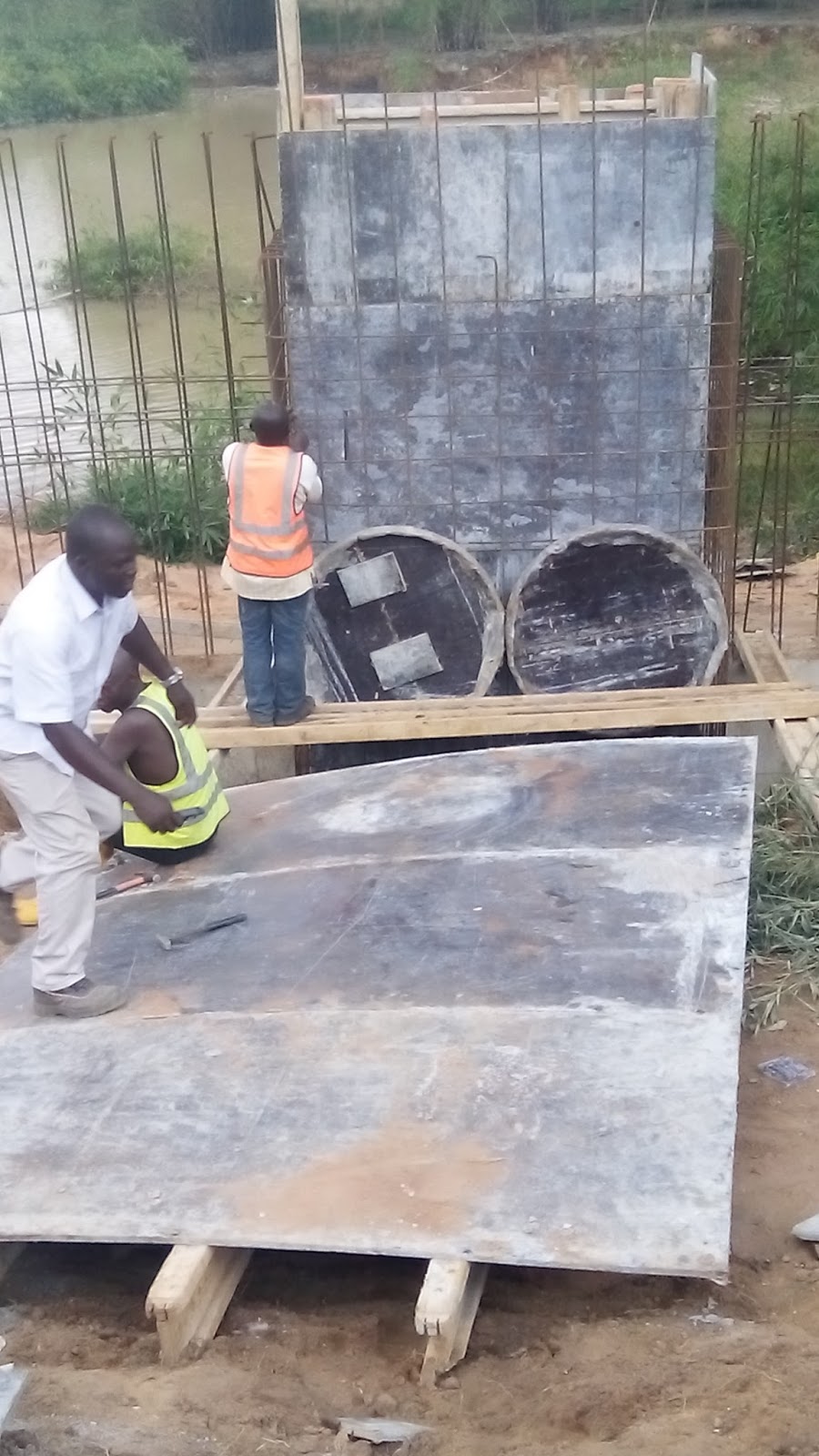 Descon Engineering Constructions Ltd: Concrete culvert rings