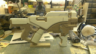 Weaselhammer Props: Mass Effect M-12 Locust SMG