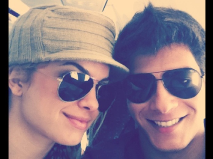 Rebeldes: Casal LuAr