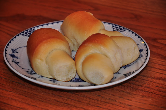 The Changeable Table: Conference Crescents