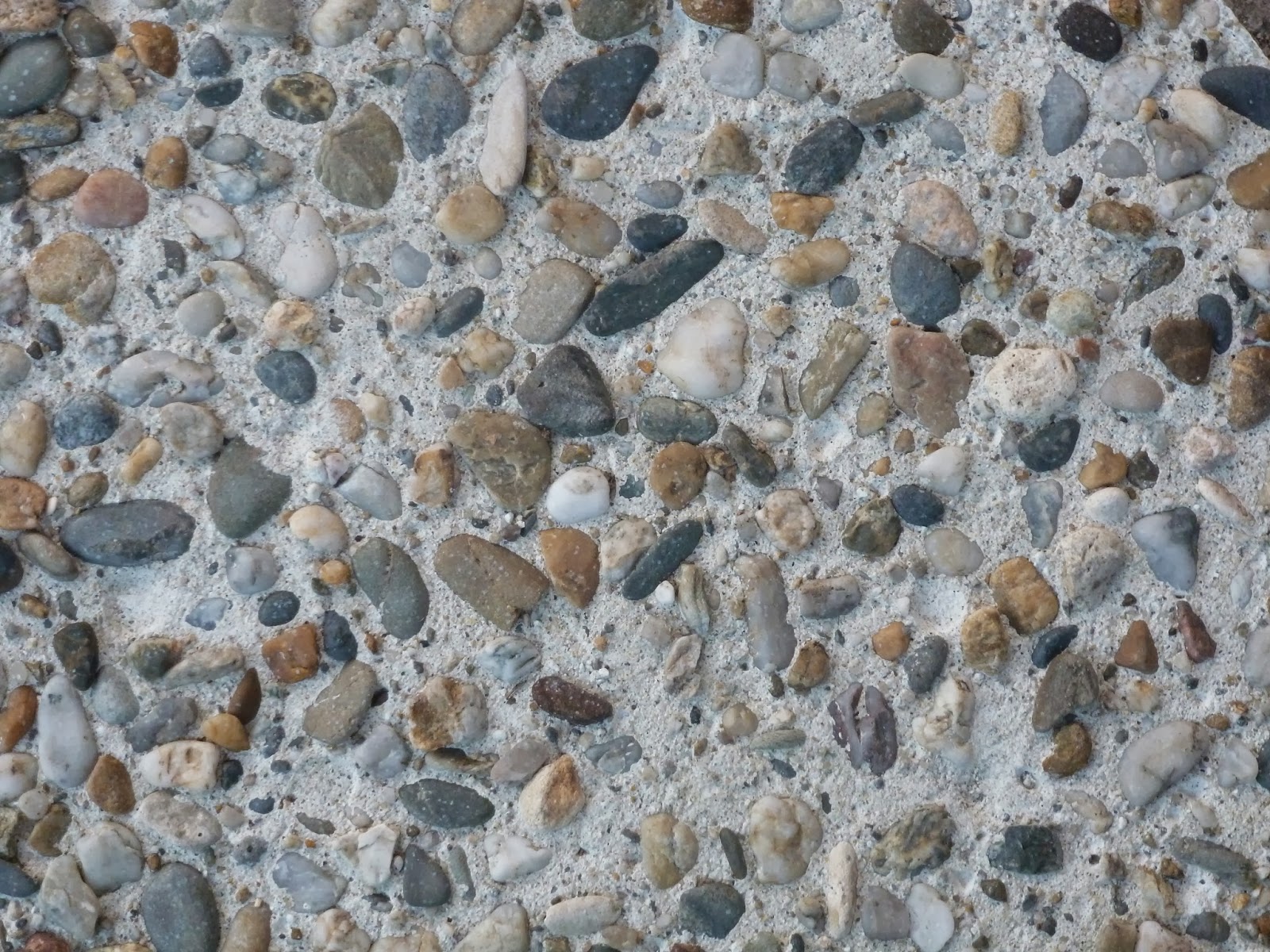 Le béton désactivé : Le revêtement idéal pour tous vos sols extérieurs.