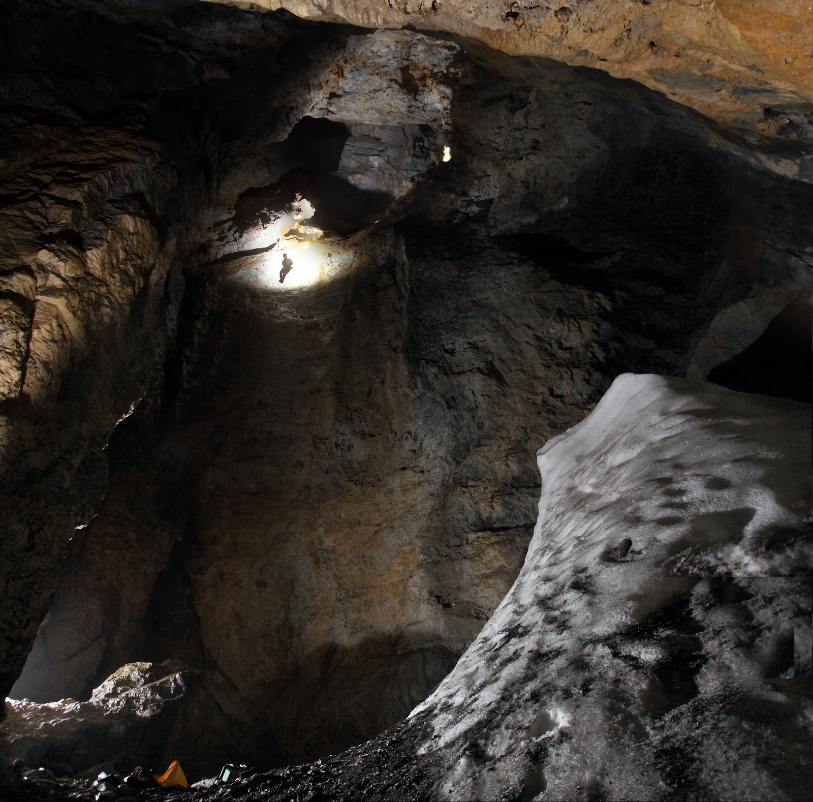 MAIN DRAIN CAVE EXPEDITION 2016, PRE-DIVE GEAR STAGE DROP - ADAM HAYDOCK
