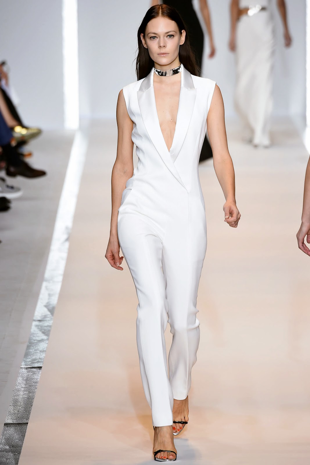 Smartologie: Mugler Spring 2015 Ready-to-Wear - Paris Fashion Week