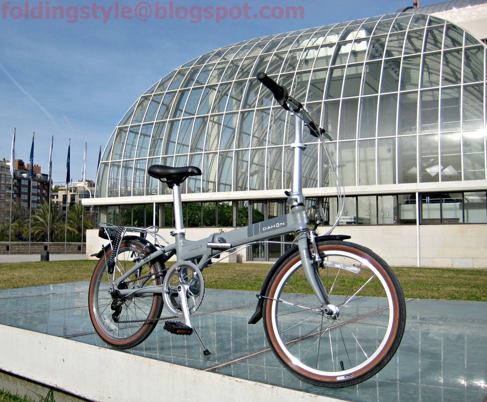 Folding Style ©: Dahon Vitesse D7
